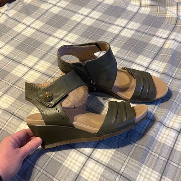Earth | Shoes | Earth Green Wedge Sandals | Poshmark